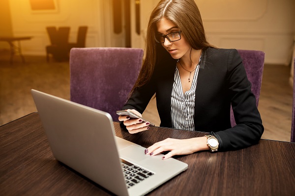 Canadian VIsa Professionals - The Life of a Canadian Employee